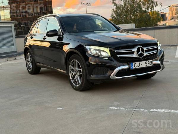 Мерседес ГЛЦ 220 2016 в Рига на AUTOMOTO.COM.LV Черный Мерседес ГЛЦ 220 2016 в Рига, объемом двигателя 2.20 л и пробегом 180 тыс. км за 20300 €, фото 1 на AUTOMOTO.COM.LV