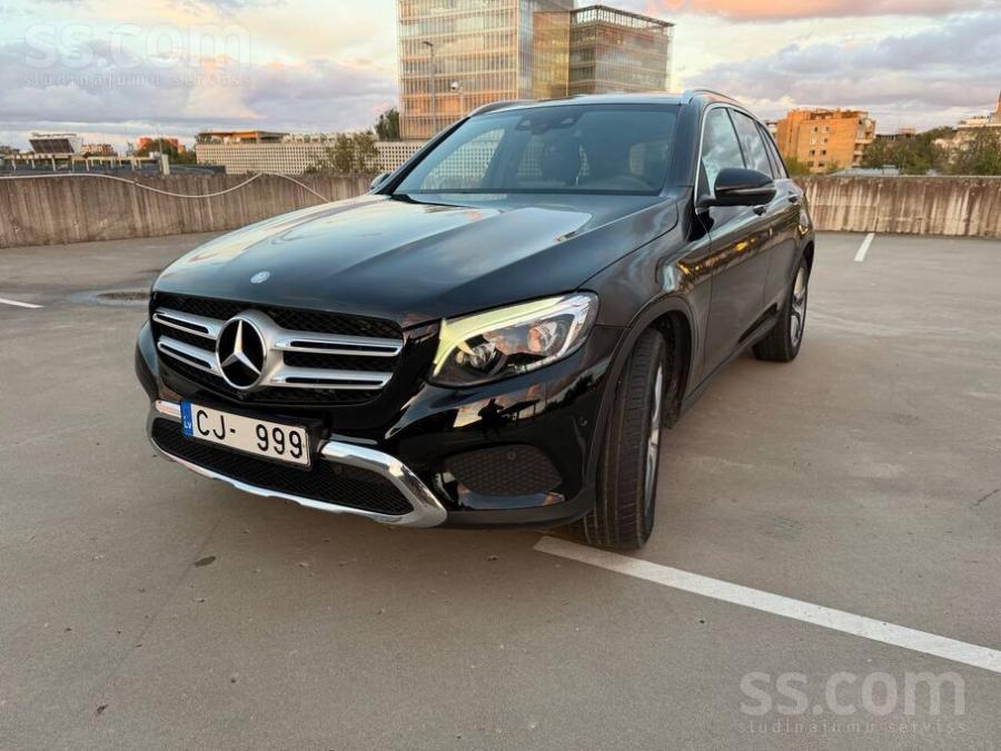 Melns Mercedes-Benz GLC 220 2016 Rīga, ar dzinēja tilpumu 2.20 L un nobraukumu 180 tūkst. km par 20300 €, foto 3 vietnē AUTOMOTO.COM.LV