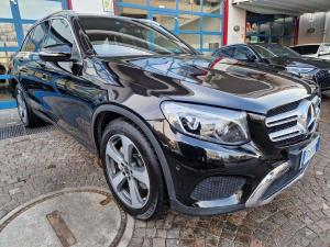 Black Mercedes-Benz GLC 220 2017 in Kaunas, with an engine capacity of 2.14 L and mileage of 160 thousand km for 21950 €, photo 2 on AUTOMOTO.COM.LV