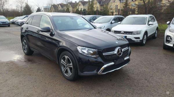Melns Mercedes-Benz GLC 220 2017 Panevēža, ar dzinēja tilpumu 2.14 L un nobraukumu 173 tūkst. km par 19500 €, foto 5 vietnē AUTOMOTO.COM.LV