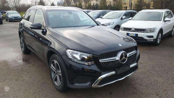Melns Mercedes-Benz GLC 220 2017 Panevēža, ar dzinēja tilpumu 2.14 L un nobraukumu 173 tūkst. km par 19500 €, foto 6 vietnē AUTOMOTO.COM.LV