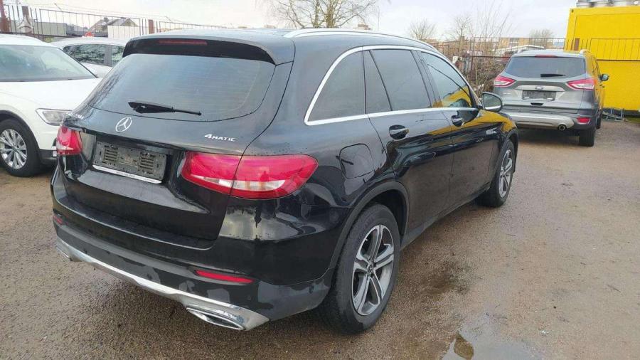 Black Mercedes-Benz GLC 220 2017 in Panevezys, with an engine capacity of 2.14 L and mileage of 173 thousand km for 19500 €, photo 9 on AUTOMOTO.COM.LV