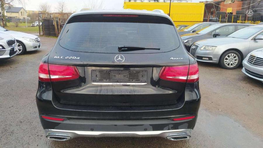 Black Mercedes-Benz GLC 220 2017 in Panevezys, with an engine capacity of 2.14 L and mileage of 173 thousand km for 19500 €, photo 10 on AUTOMOTO.COM.LV