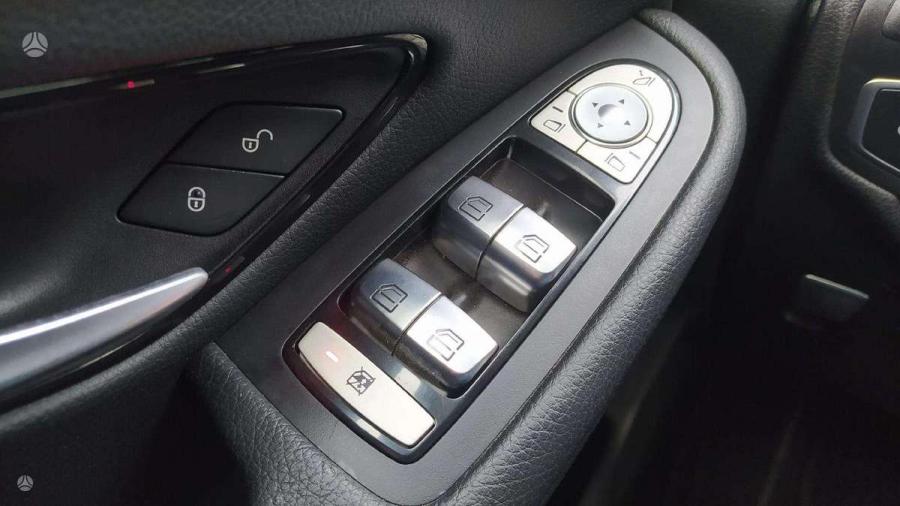 Black Mercedes-Benz GLC 220 2017 in Panevezys, with an engine capacity of 2.14 L and mileage of 173 thousand km for 19500 €, photo 24 on AUTOMOTO.COM.LV