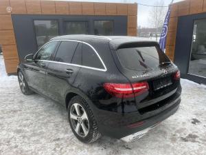 Black Mercedes-Benz GLC 220 2017 in Kaunas, with an engine capacity of 2.14 L and mileage of 161 thousand km for 21950 €, photo 4 on AUTOMOTO.COM.LV