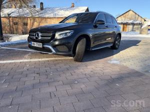 Melns Mercedes-Benz GLC 220 2017 Valmiera, ar dzinēja tilpumu 2.20 L un nobraukumu 254 tūkst. km par 19500 €, foto  vietnē AUTOMOTO.COM.LV