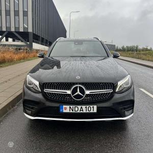 Black Mercedes-Benz GLC 220 2017 in Vilnius, with an engine capacity of 2.14 L and mileage of 144 thousand km for 21900 €, photo 3 on AUTOMOTO.COM.LV