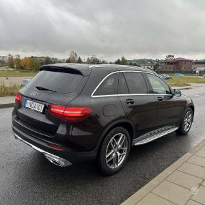 Black Mercedes-Benz GLC 220 2017 in Vilnius, with an engine capacity of 2.14 L and mileage of 144 thousand km for 21900 €, photo 5 on AUTOMOTO.COM.LV