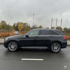 Black Mercedes-Benz GLC 220 2017 in Vilnius, with an engine capacity of 2.14 L and mileage of 144 thousand km for 21900 €, photo 7 on AUTOMOTO.COM.LV
