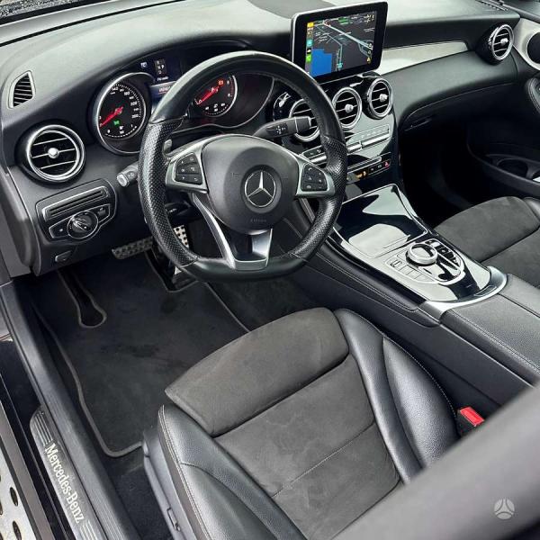 Black Mercedes-Benz GLC 220 2017 in Vilnius, with an engine capacity of 2.14 L and mileage of 144 thousand km for 21900 €, photo 9 on AUTOMOTO.COM.LV
