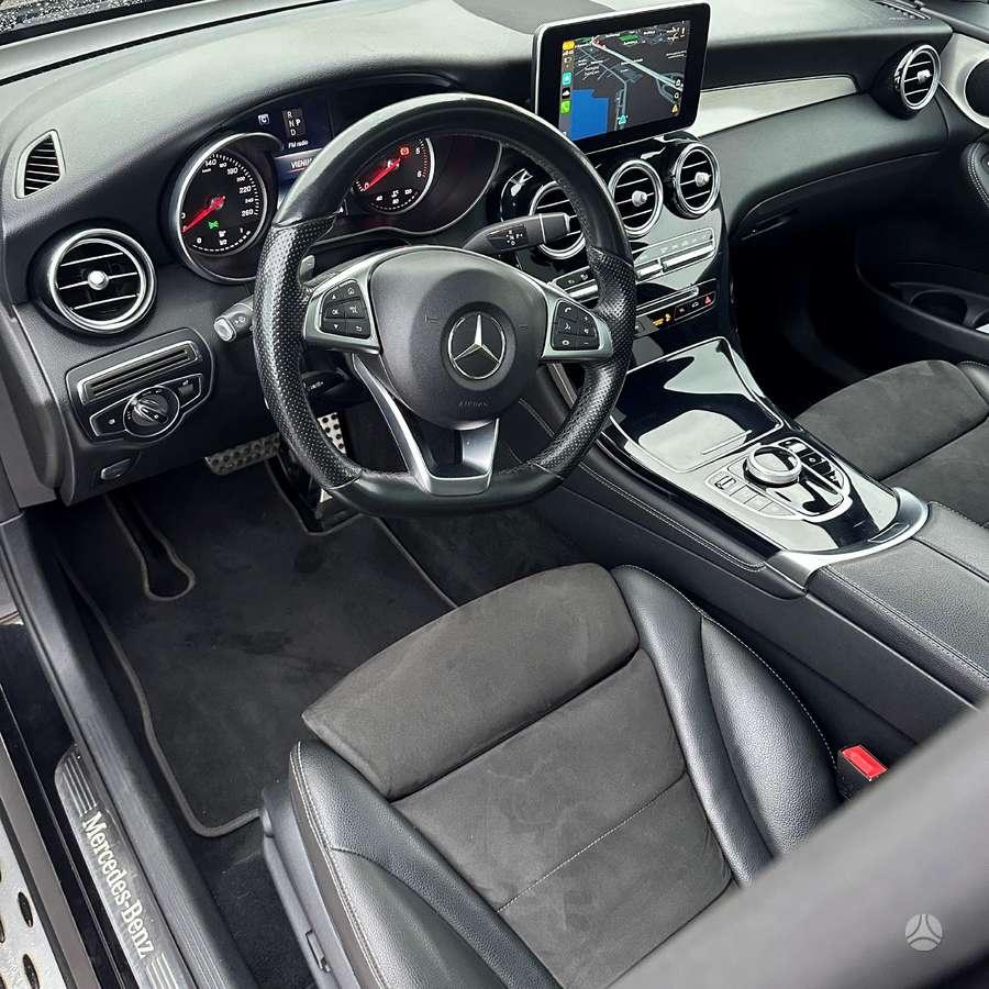 Black Mercedes-Benz GLC 220 2017 in Vilnius, with an engine capacity of 2.14 L and mileage of 144 thousand km for 21900 €, photo 9 on AUTOMOTO.COM.LV