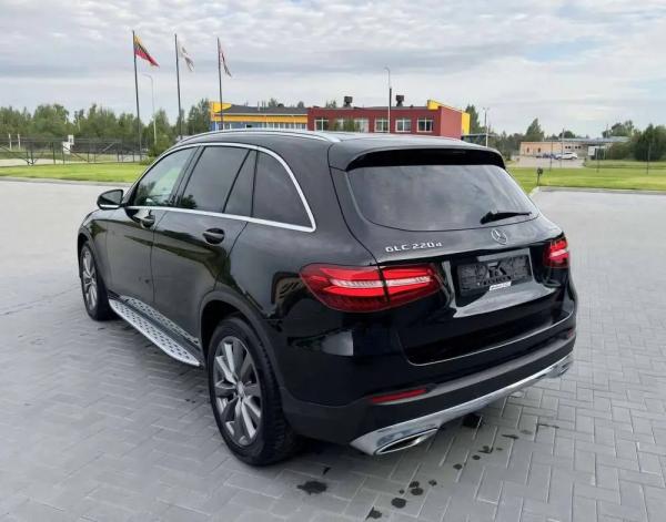 Melns Mercedes-Benz GLC 220 2017 Telšiai, ar dzinēja tilpumu 2.10 L un nobraukumu 263 tūkst. km par 16490 €, foto 7 vietnē AUTOMOTO.COM.LV