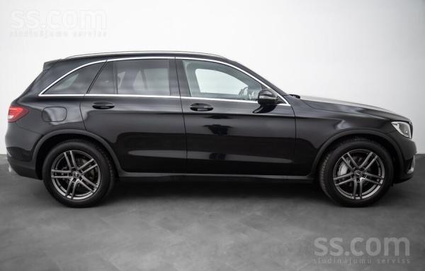 Black Mercedes-Benz GLC 220 2017 in Tallinn, with an engine capacity of 2.10 L and mileage of 230 thousand km for 16999 €, photo 6 on AUTOMOTO.COM.LV