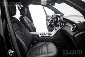 Melns Mercedes-Benz GLC 220 2017 Tallina, ar dzinēja tilpumu 2.10 L un nobraukumu 230 tūkst. km par 16999 €, foto 13 vietnē AUTOMOTO.COM.LV