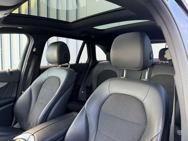 Melns Mercedes-Benz GLC 220 2017 Viļņa, ar dzinēja tilpumu 2.14 L un nobraukumu 157 tūkst. km par 21000 €, foto 9 vietnē AUTOMOTO.COM.LV