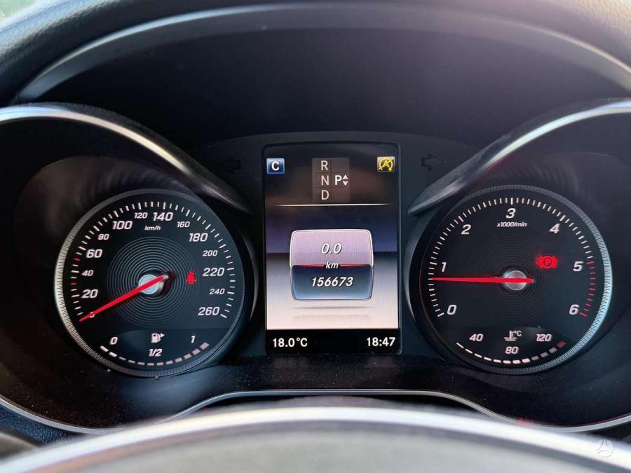 Black Mercedes-Benz GLC 220 2017 in Vilnius, with an engine capacity of 2.14 L and mileage of 157 thousand km for 21000 €, photo 11 on AUTOMOTO.COM.LV
