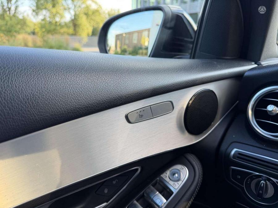 Black Mercedes-Benz GLC 220 2017 in Vilnius, with an engine capacity of 2.14 L and mileage of 157 thousand km for 21000 €, photo 12 on AUTOMOTO.COM.LV
