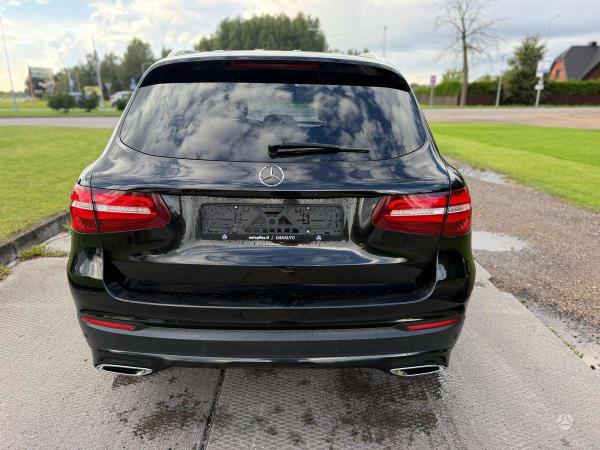 Mercedes-Benz GLC 220 2017 in Panevezys on AUTOMOTO.COM.LV Black Mercedes-Benz GLC 220 2017 in Panevezys, with an engine capacity of 2.14 L and mileage of 227 thousand km for 17999 €, photo 10 on AUTOMOTO.COM.LV
