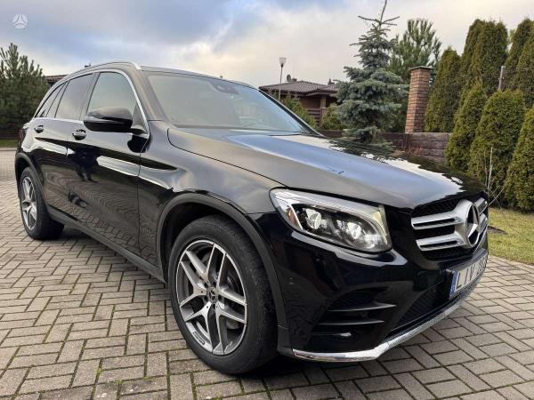 Black Mercedes-Benz GLC 220 2018 in Klaipeda, with an engine capacity of 2.14 L and mileage of 95 thousand km for 30900 €, photo 3 on AUTOMOTO.COM.LV