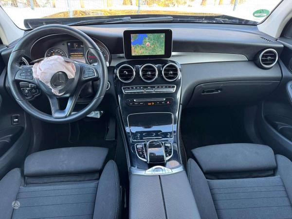 Black Mercedes-Benz GLC 220 2018 in Vievis, with an engine capacity of 2.14 L and mileage of 123 thousand km for 8500 €, photo 2 on AUTOMOTO.COM.LV
