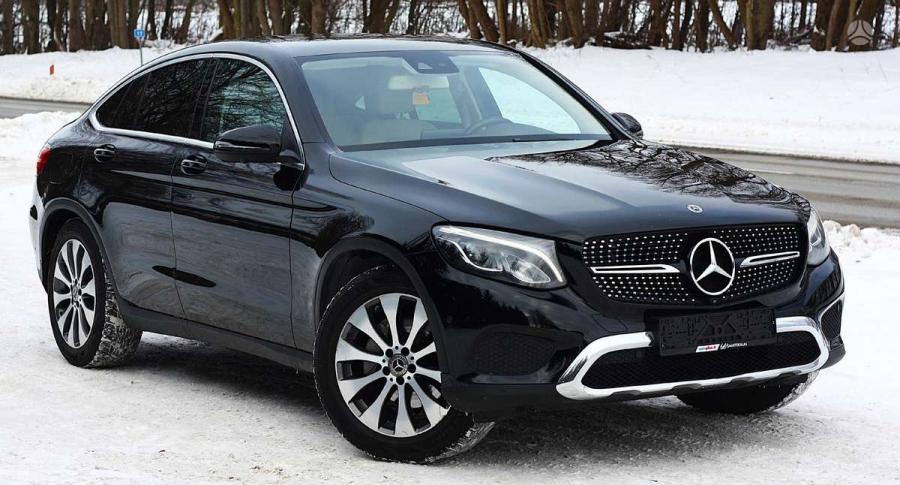 Black Mercedes-Benz GLC 220 2018 in Kretinga, with an engine capacity of 2.14 L and mileage of 120 thousand km for 29799 €, photo 6 on AUTOMOTO.COM.LV