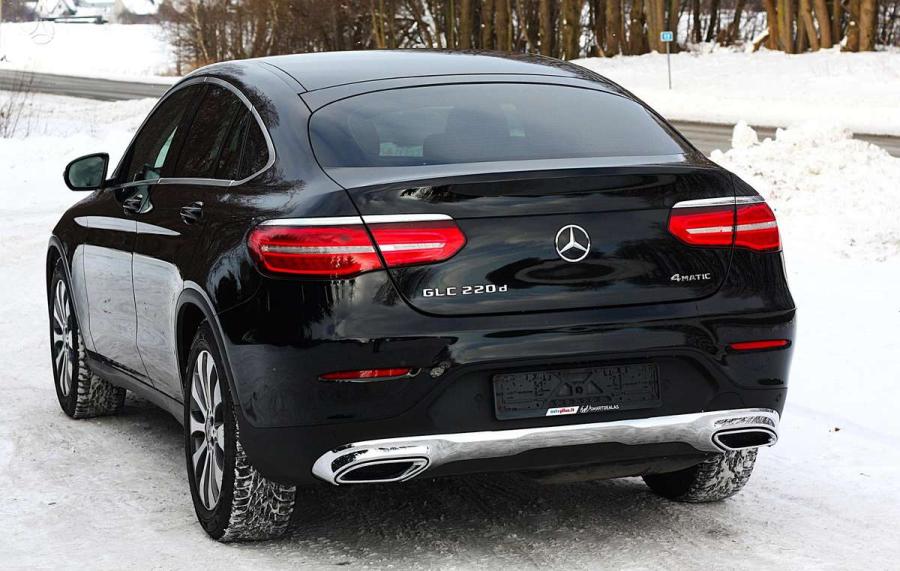 Black Mercedes-Benz GLC 220 2018 in Kretinga, with an engine capacity of 2.14 L and mileage of 120 thousand km for 29799 €, photo 12 on AUTOMOTO.COM.LV