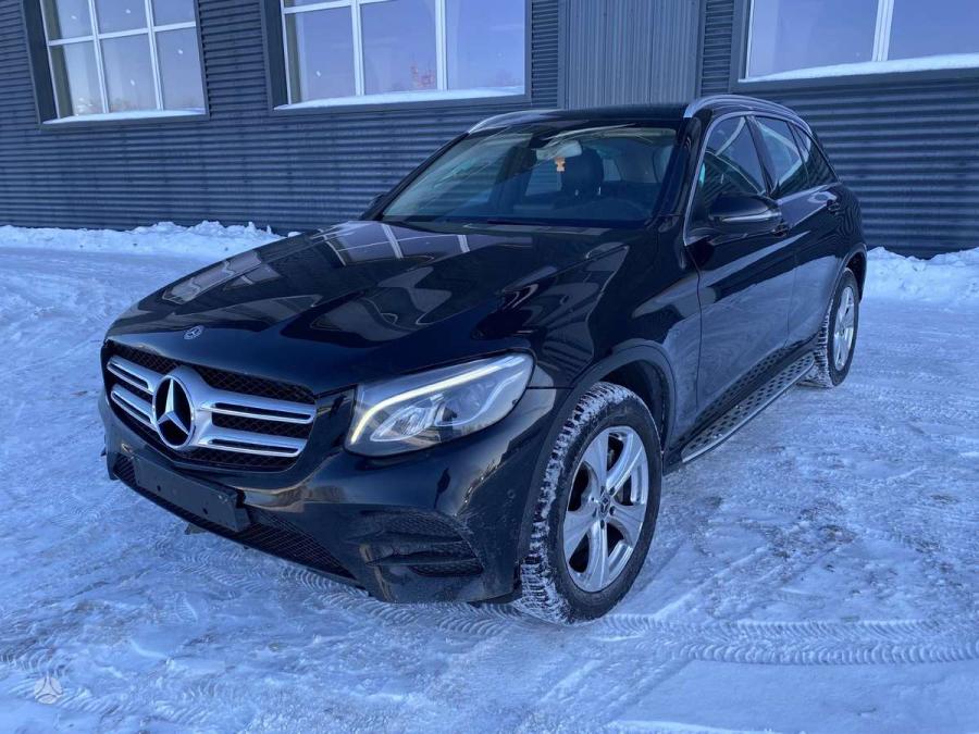 Black Mercedes-Benz GLC 220 2018 in Taurage, with an engine capacity of 2.14 L and mileage of 301 thousand km for 9200 €, photo 1 on AUTOMOTO.COM.LV