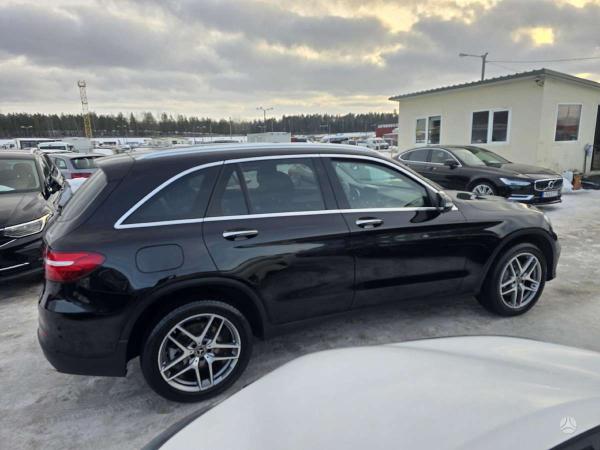 Black Mercedes-Benz GLC 220 2018 in Vilnius, with an engine capacity of 2.20 L and mileage of 220 thousand km for 19950 €, photo 9 on AUTOMOTO.COM.LV