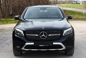 Black Mercedes-Benz GLC 220 2018 in Petrikaiciai, with an engine capacity of 2.10 L and mileage of 120 thousand km for 28799 €, photo 5 on AUTOMOTO.COM.LV