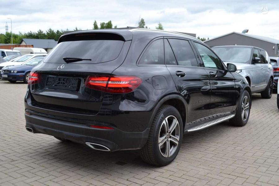 Melns Mercedes-Benz GLC 220 2018 Viļņa, ar dzinēja tilpumu 2.14 L un nobraukumu 195 tūkst. km par 16900 €, foto 18 vietnē AUTOMOTO.COM.LV