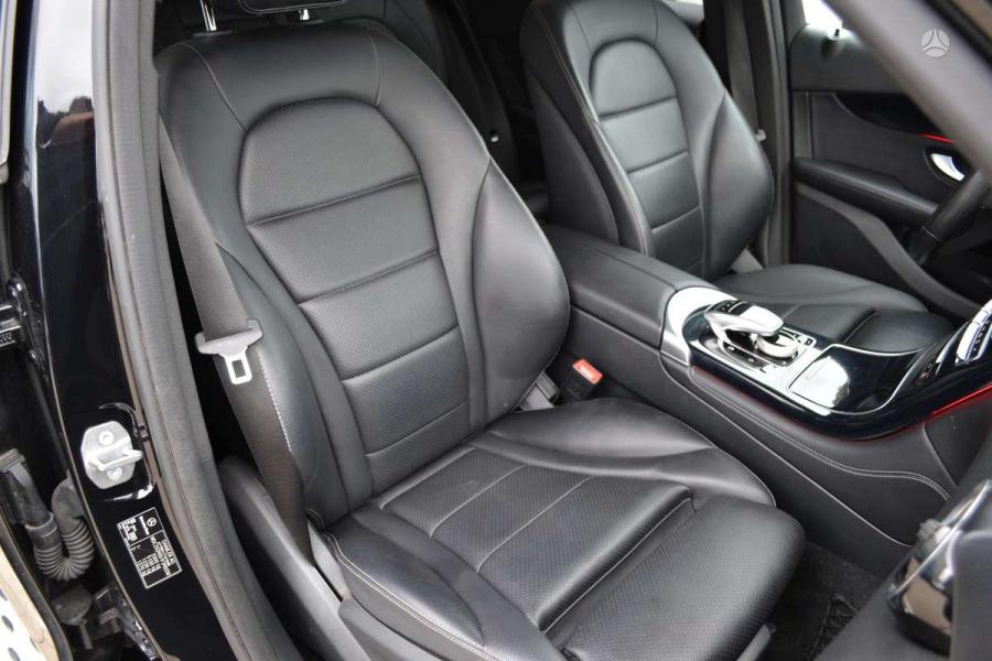 Melns Mercedes-Benz GLC 220 2018 Viļņa, ar dzinēja tilpumu 2.14 L un nobraukumu 195 tūkst. km par 16900 €, foto 23 vietnē AUTOMOTO.COM.LV