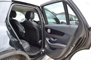 Melns Mercedes-Benz GLC 220 2018 Viļņa, ar dzinēja tilpumu 2.14 L un nobraukumu 195 tūkst. km par 16900 €, foto 24 vietnē AUTOMOTO.COM.LV