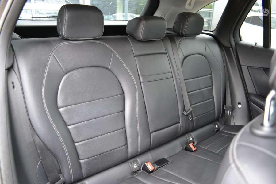 Melns Mercedes-Benz GLC 220 2018 Viļņa, ar dzinēja tilpumu 2.14 L un nobraukumu 195 tūkst. km par 16900 €, foto 27 vietnē AUTOMOTO.COM.LV