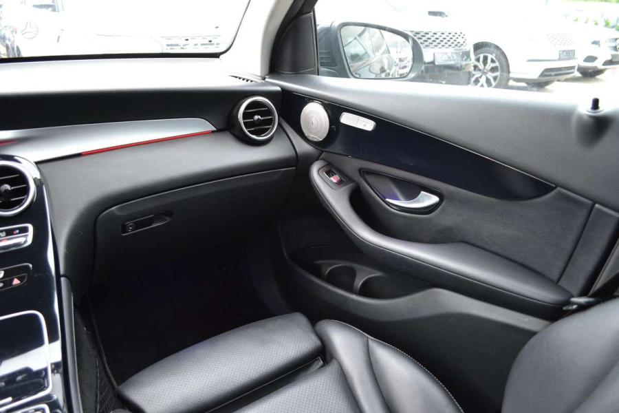 Melns Mercedes-Benz GLC 220 2018 Viļņa, ar dzinēja tilpumu 2.14 L un nobraukumu 195 tūkst. km par 16900 €, foto 36 vietnē AUTOMOTO.COM.LV
