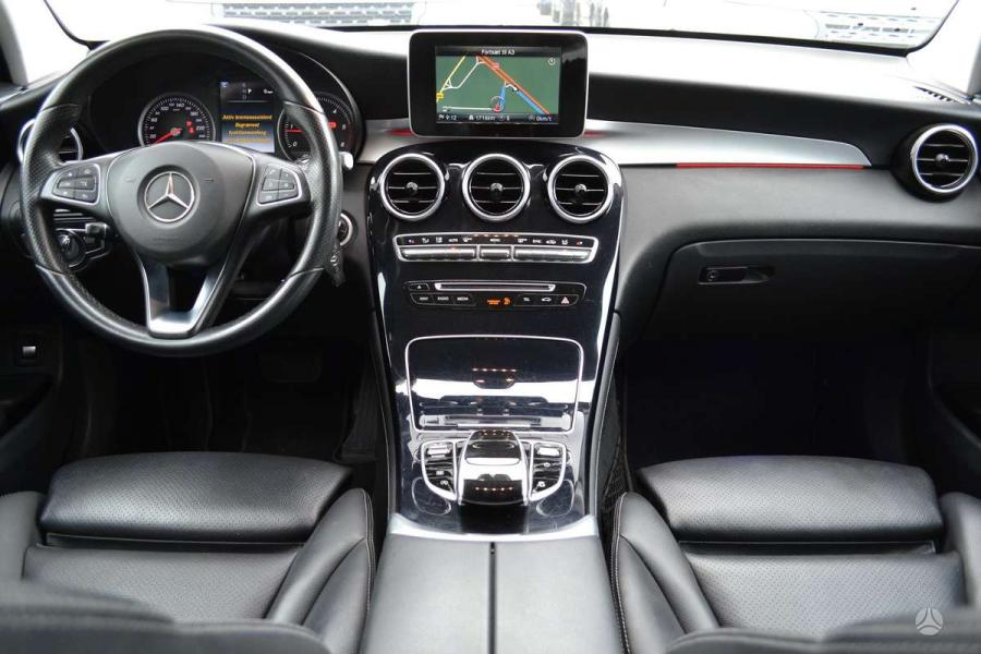 Melns Mercedes-Benz GLC 220 2018 Viļņa, ar dzinēja tilpumu 2.14 L un nobraukumu 195 tūkst. km par 16900 €, foto 37 vietnē AUTOMOTO.COM.LV