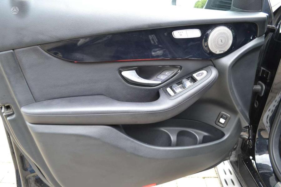 Melns Mercedes-Benz GLC 220 2018 Viļņa, ar dzinēja tilpumu 2.14 L un nobraukumu 195 tūkst. km par 16900 €, foto 40 vietnē AUTOMOTO.COM.LV