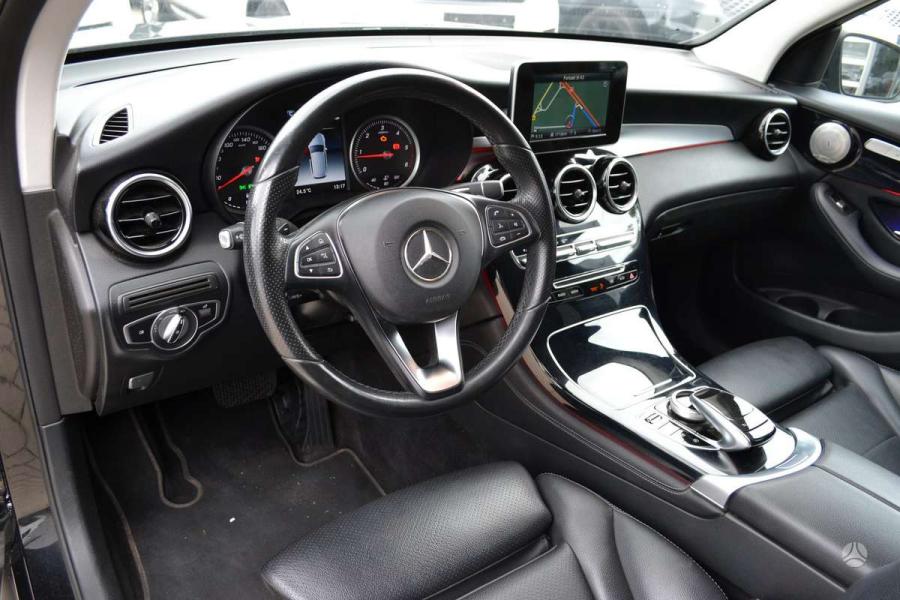 Melns Mercedes-Benz GLC 220 2018 Viļņa, ar dzinēja tilpumu 2.14 L un nobraukumu 195 tūkst. km par 16900 €, foto 42 vietnē AUTOMOTO.COM.LV