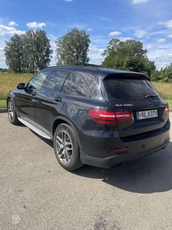 Black Mercedes-Benz GLC 220 2018 in Taurage, with an engine capacity of 2.14 L and mileage of 248 thousand km for 21000 €, photo 5 on AUTOMOTO.COM.LV