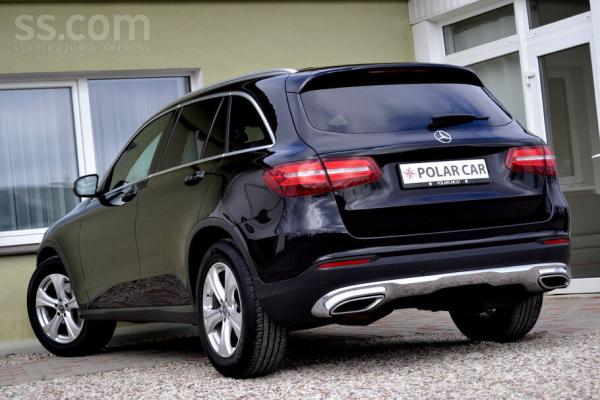 Black Mercedes-Benz GLC 220 2019 in Tukums, with an engine capacity of 2.20 L and mileage of 188 thousand km for 24490 €, photo 4 on AUTOMOTO.COM.LV