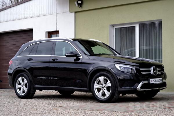 Black Mercedes-Benz GLC 220 2019 in Tukums, with an engine capacity of 2.20 L and mileage of 188 thousand km for 24490 €, photo 7 on AUTOMOTO.COM.LV