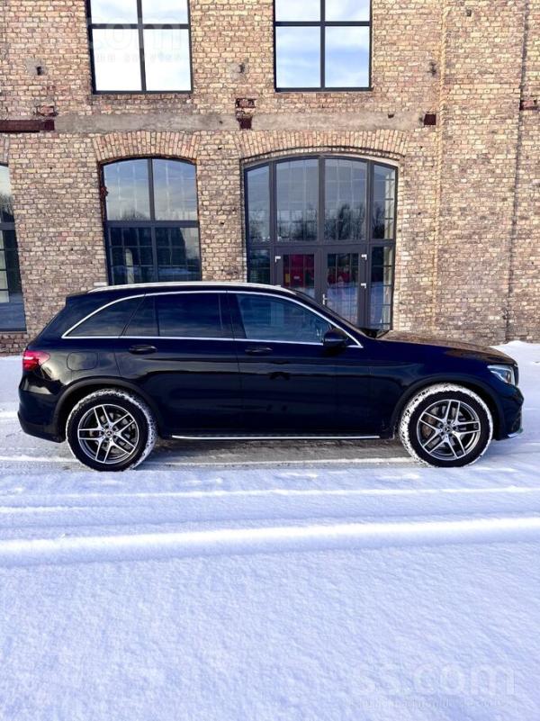 Melns Mercedes-Benz GLC 220 2019 Rīga, ar dzinēja tilpumu 2.20 L un nobraukumu 92 tūkst. km par 27500 €, foto 1 vietnē AUTOMOTO.COM.LV