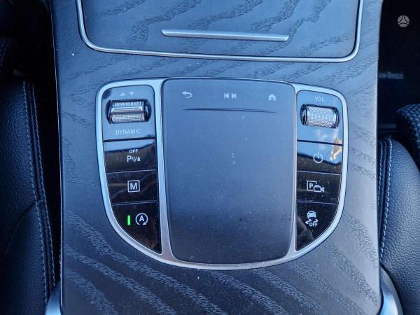Black Mercedes-Benz GLC 220 2019 in Kaunas, with an engine capacity of 1.95 L and mileage of 175 thousand km for 24950 €, photo 10 on AUTOMOTO.COM.LV