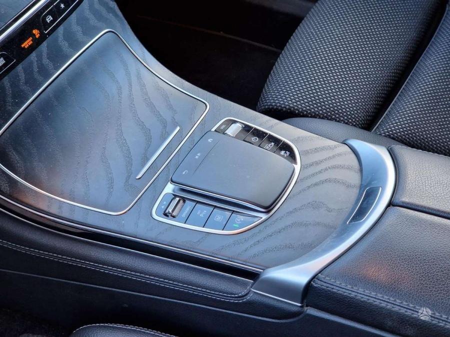 Melns Mercedes-Benz GLC 220 2019 Kauņa, ar dzinēja tilpumu 1.95 L un nobraukumu 175 tūkst. km par 24950 €, foto 12 vietnē AUTOMOTO.COM.LV