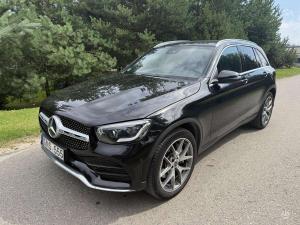 Black Mercedes-Benz GLC 220 2019 in Vilnius, with an engine capacity of 1.95 L and mileage of 137 thousand km for 29500 €, photo  on AUTOMOTO.COM.LV