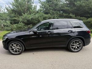 Black Mercedes-Benz GLC 220 2019 in Vilnius, with an engine capacity of 1.95 L and mileage of 137 thousand km for 29500 €, photo 5 on AUTOMOTO.COM.LV