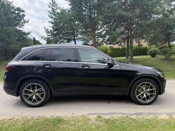 Melns Mercedes-Benz GLC 220 2019 Viļņa, ar dzinēja tilpumu 1.95 L un nobraukumu 137 tūkst. km par 29500 €, foto 5 vietnē AUTOMOTO.COM.LV