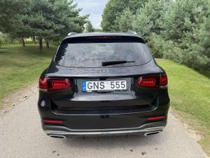 Black Mercedes-Benz GLC 220 2019 in Vilnius, with an engine capacity of 1.95 L and mileage of 137 thousand km for 29500 €, photo 9 on AUTOMOTO.COM.LV
