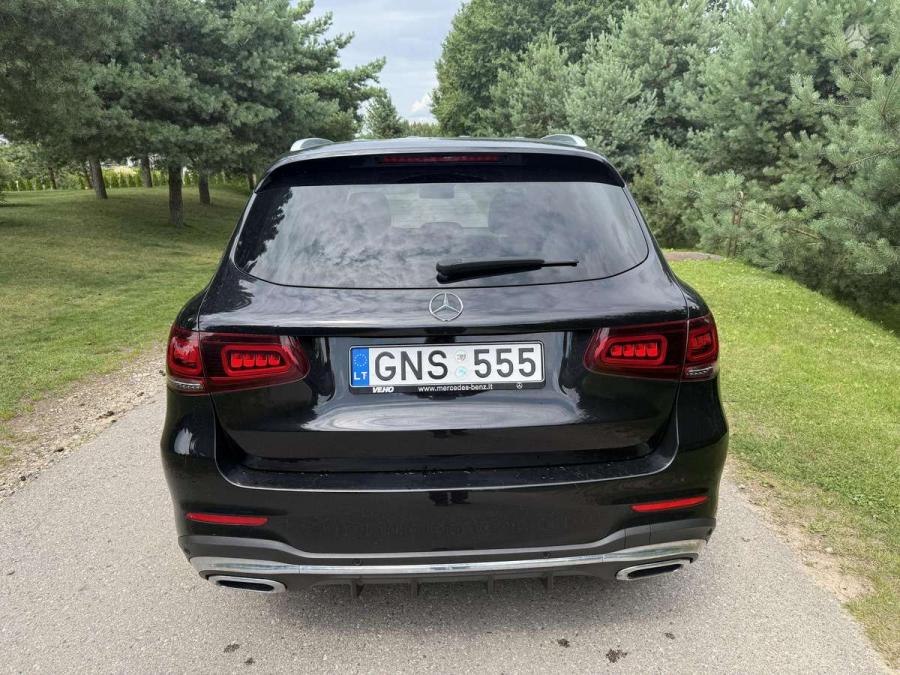 Black Mercedes-Benz GLC 220 2019 in Vilnius, with an engine capacity of 1.95 L and mileage of 137 thousand km for 29500 €, photo 9 on AUTOMOTO.COM.LV