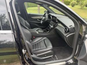 Black Mercedes-Benz GLC 220 2019 in Vilnius, with an engine capacity of 1.95 L and mileage of 137 thousand km for 29500 €, photo 12 on AUTOMOTO.COM.LV