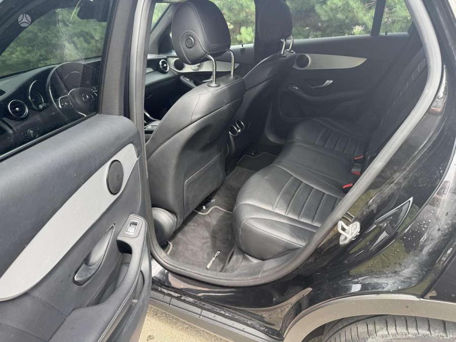 Black Mercedes-Benz GLC 220 2019 in Vilnius, with an engine capacity of 1.95 L and mileage of 137 thousand km for 29500 €, photo 14 on AUTOMOTO.COM.LV